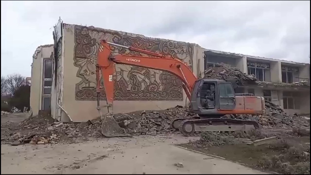 Russian Occupiers Destroy Mosaic Panel “Hutsul Dance” in Yevpatoria ...